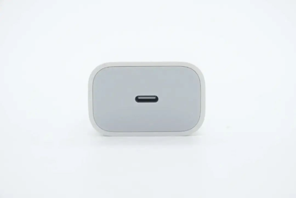 Unveiling the All-New Circuit Design of Apple's Latest 20W Fast Charger ...